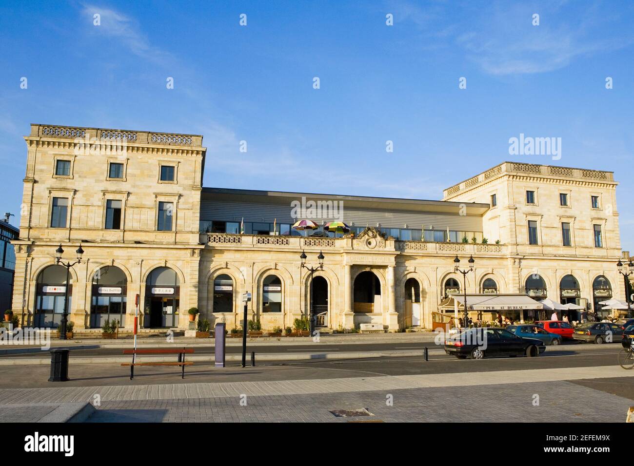 Station de chemin de fer hi-res stock photography and images - Alamy
