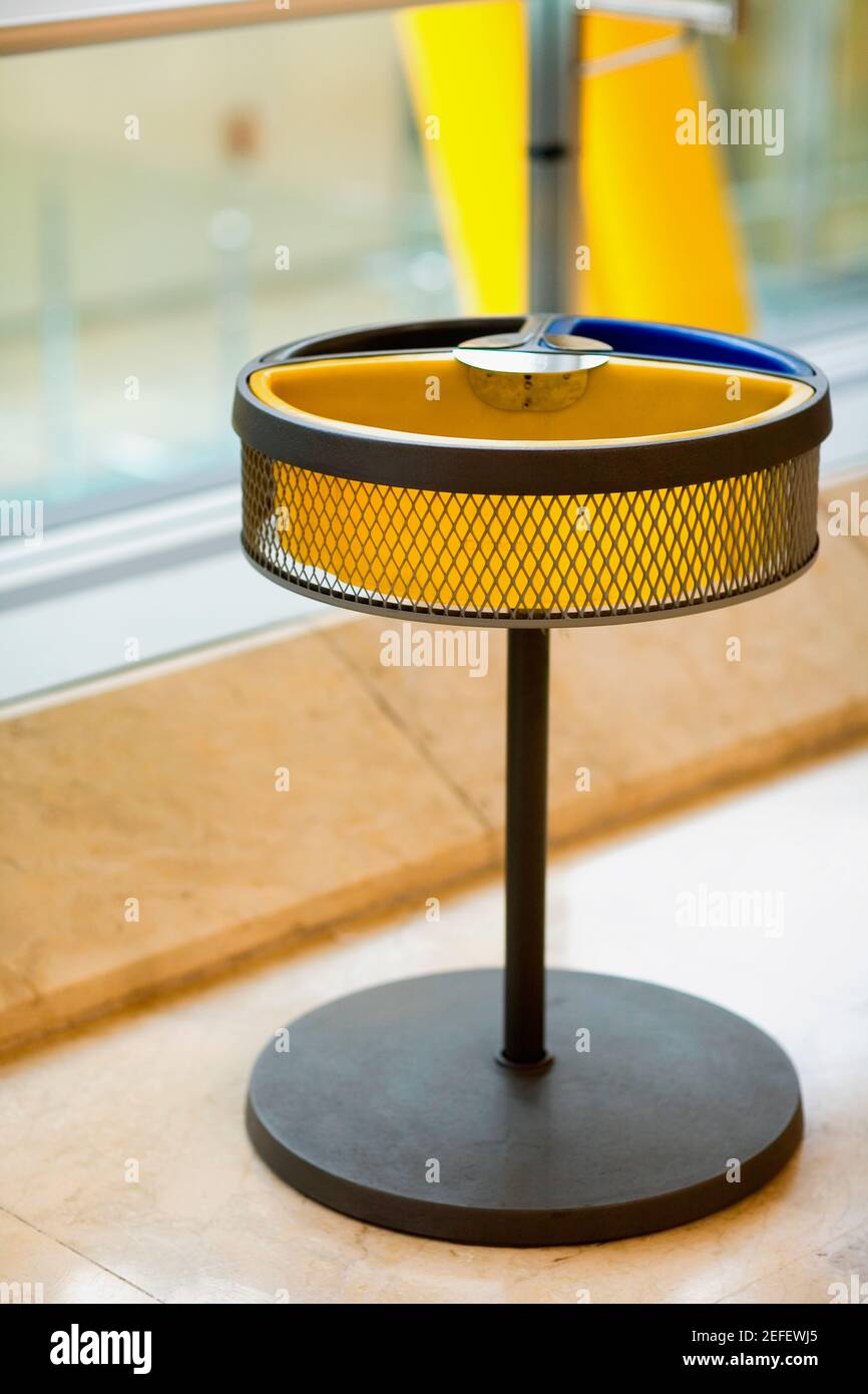 Inside dustbin hi-res stock photography and images - Alamy