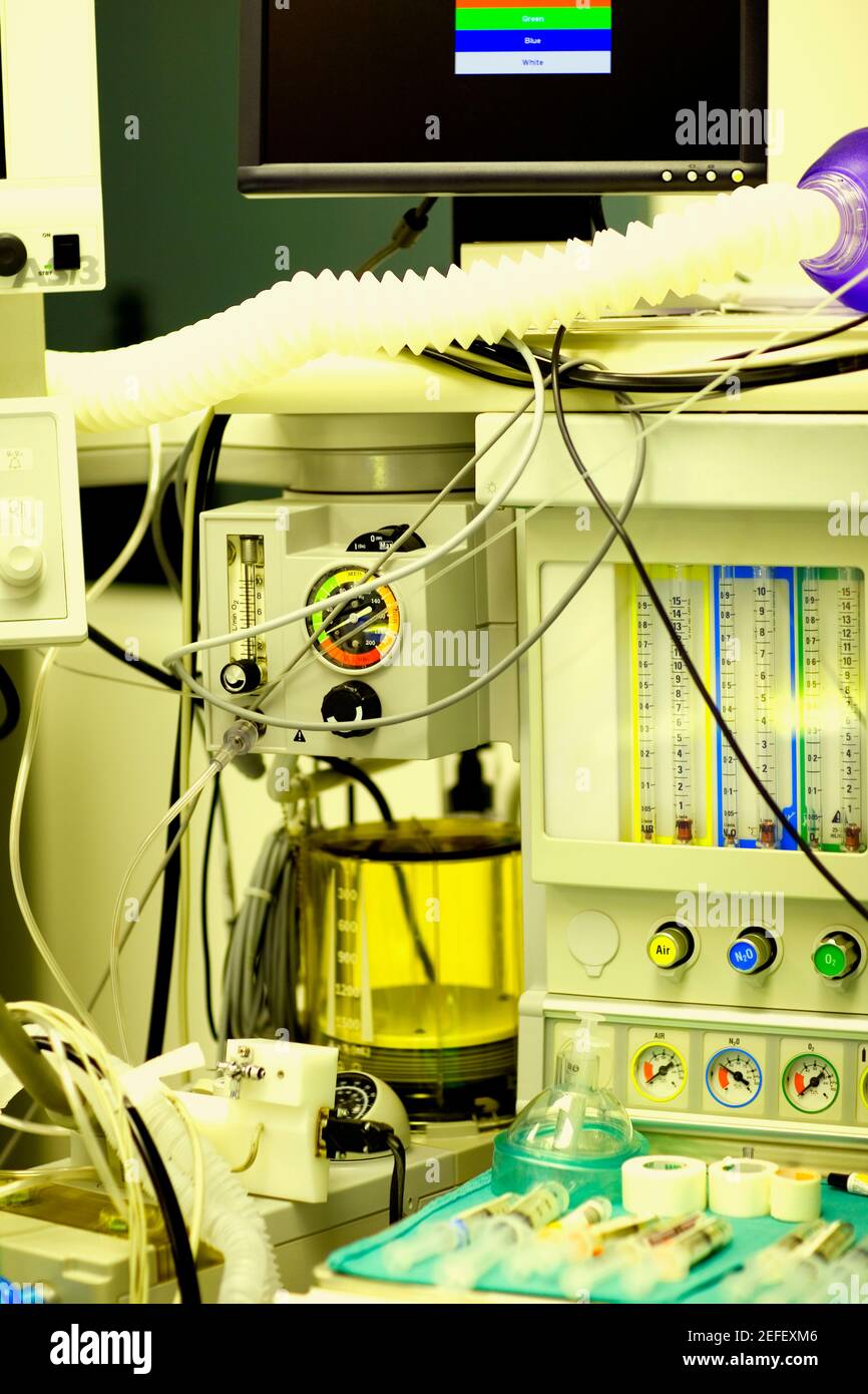 Hospital ventilator monitor hi-res stock photography and images - Alamy