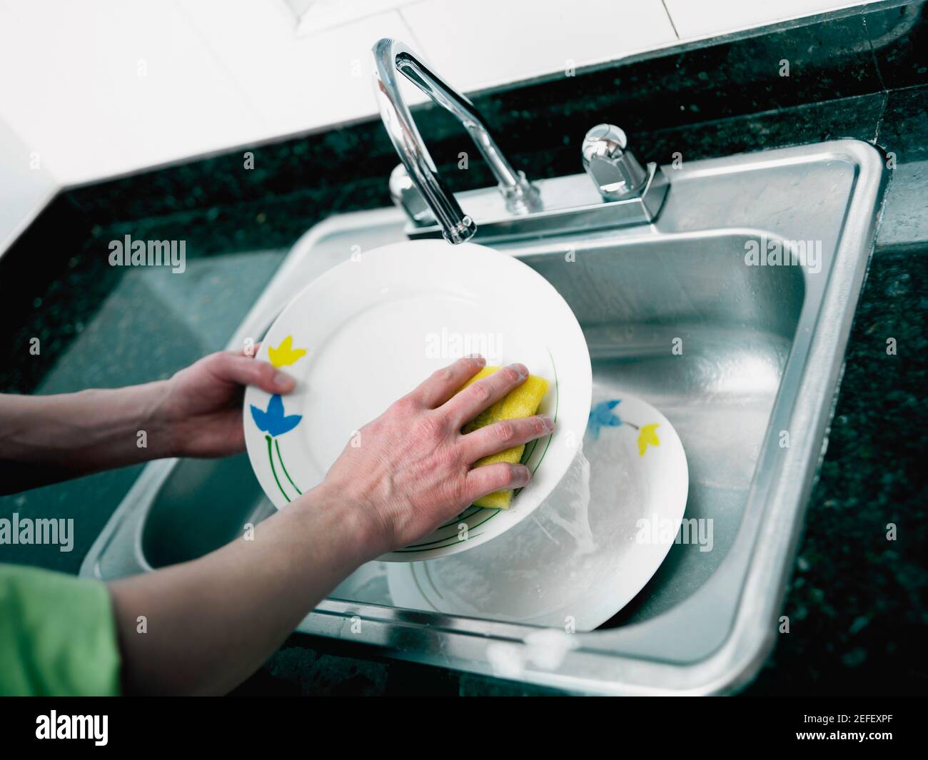 Washing plate hi-res stock photography and images - Alamy