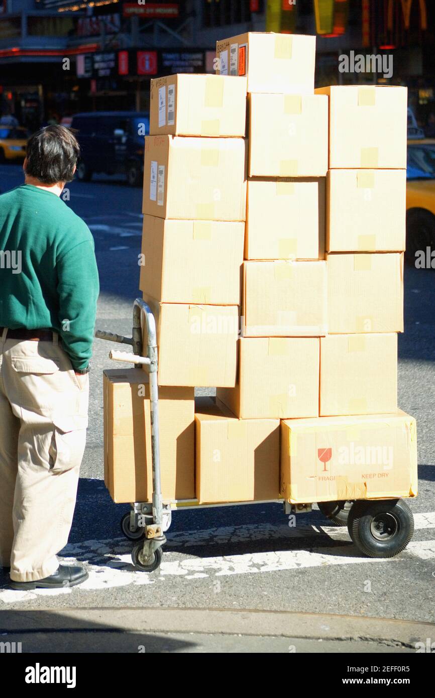 Cardboard box architecture hi-res stock photography and images - Alamy
