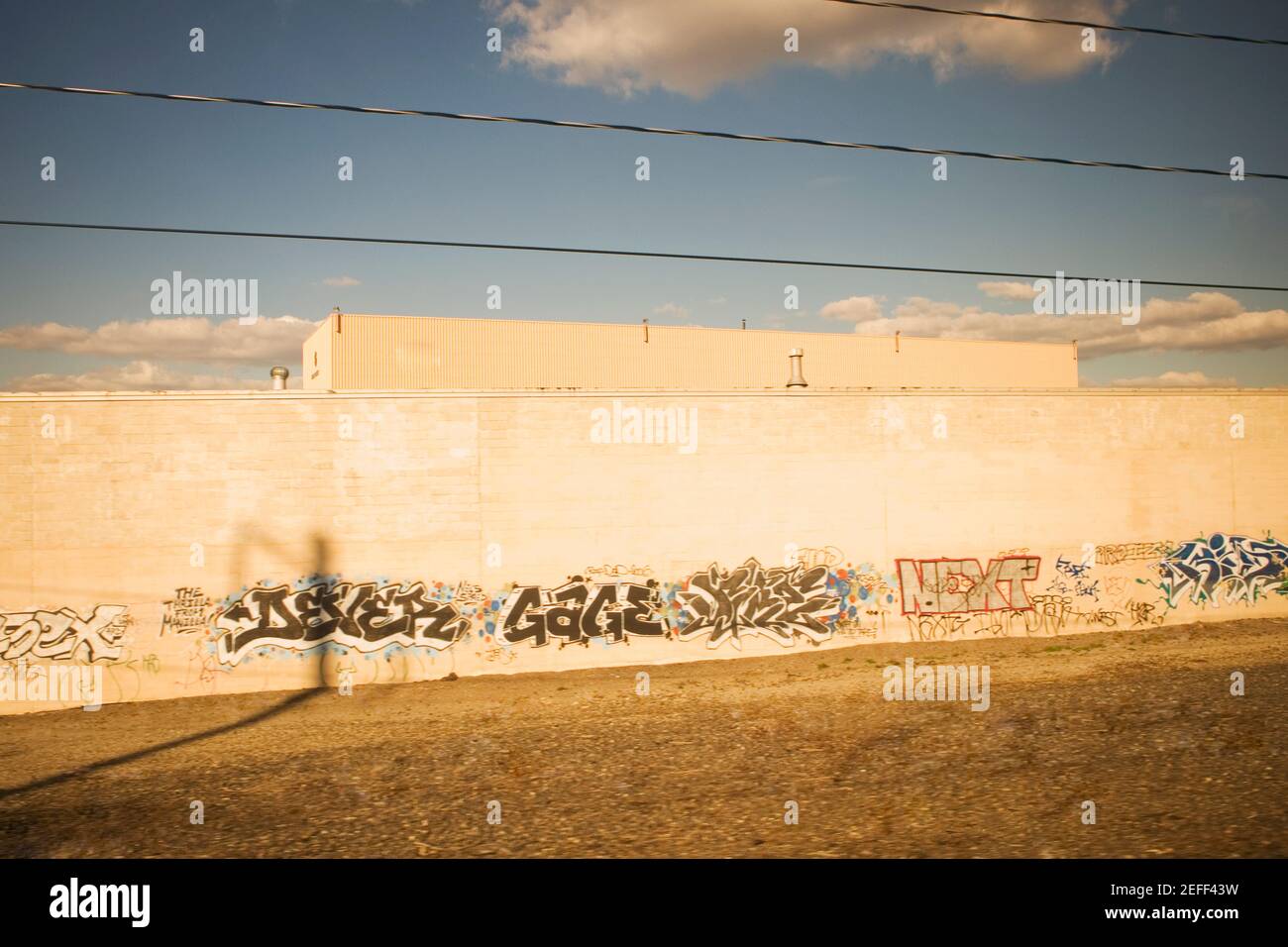 Graffiti horizontal hi-res stock photography and images - Alamy