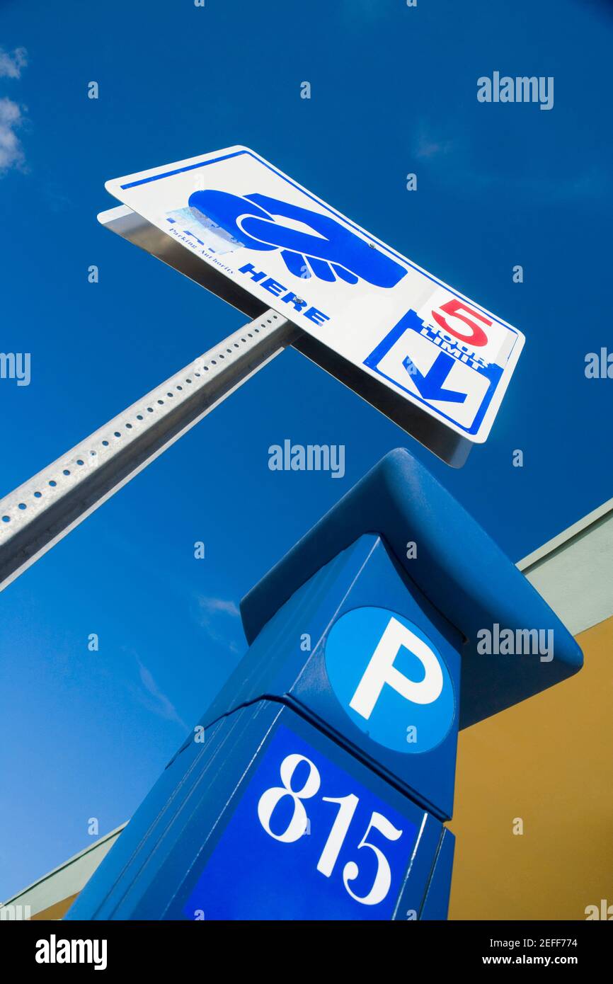 Directional signage cloud hi-res stock photography and images - Alamy