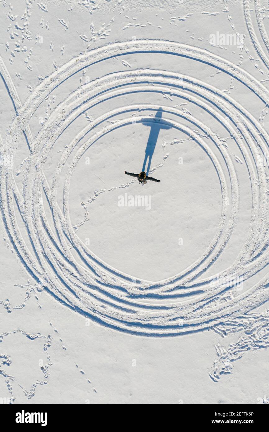 Birds casting shadow hi-res stock photography and images - Alamy