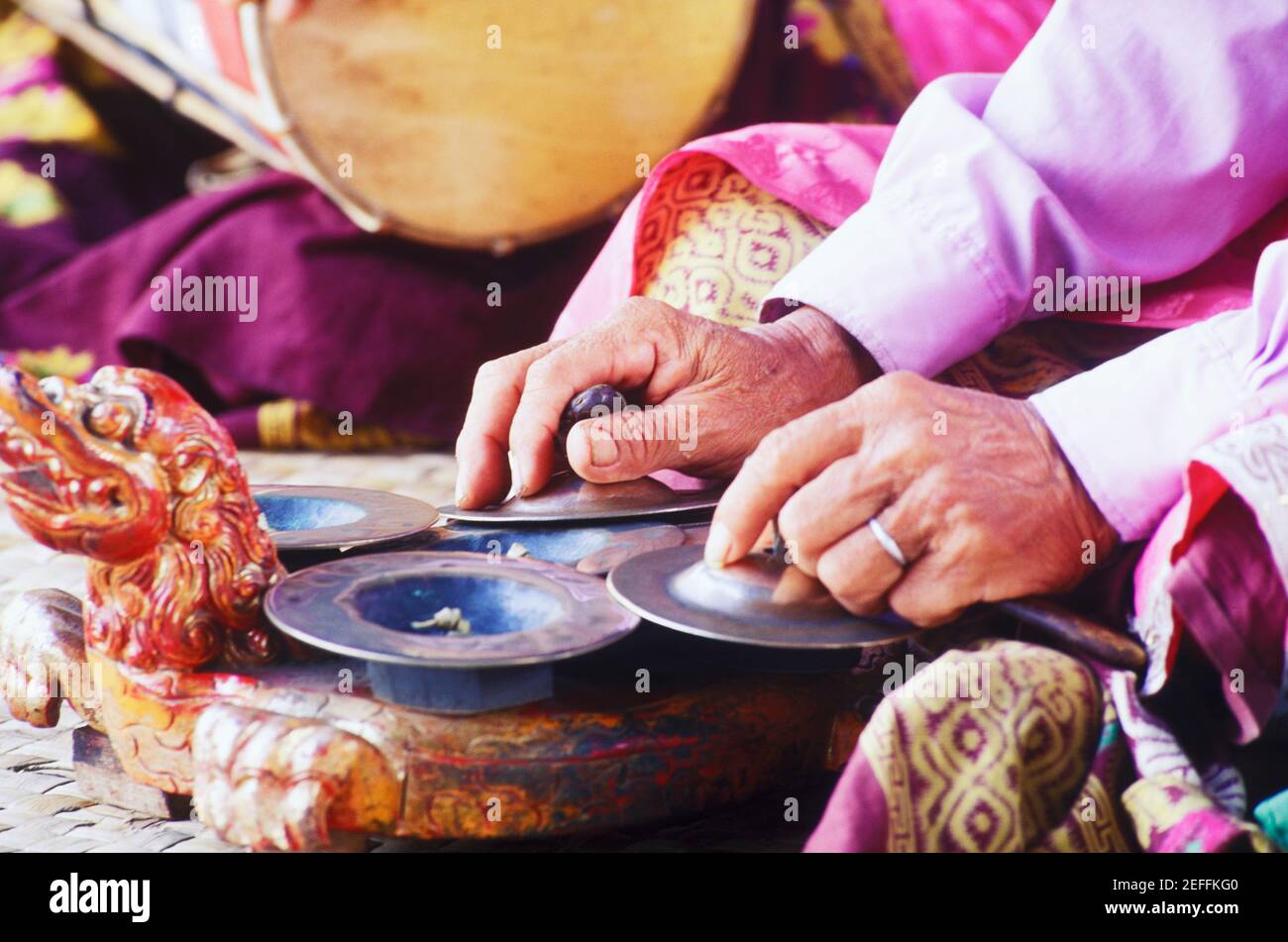 Playing cymbals hi-res stock photography and images - Alamy
