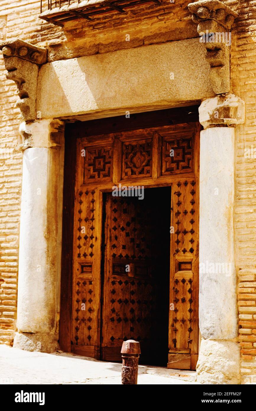 Open door building architecture hi-res stock photography and images - Alamy