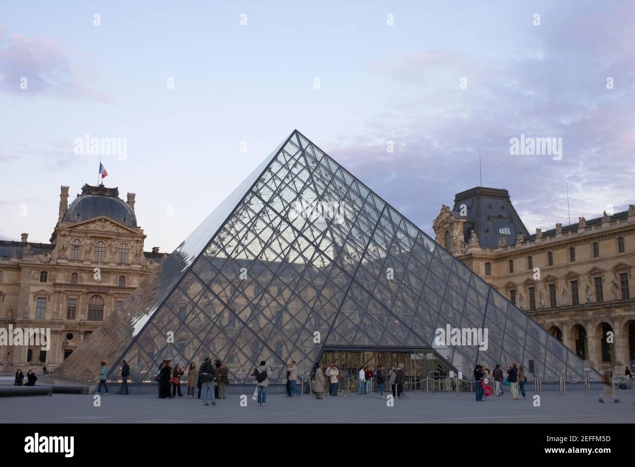 Pyramid in front of an art museum, Louvre Pyramid, Musee Du Louvre ...
