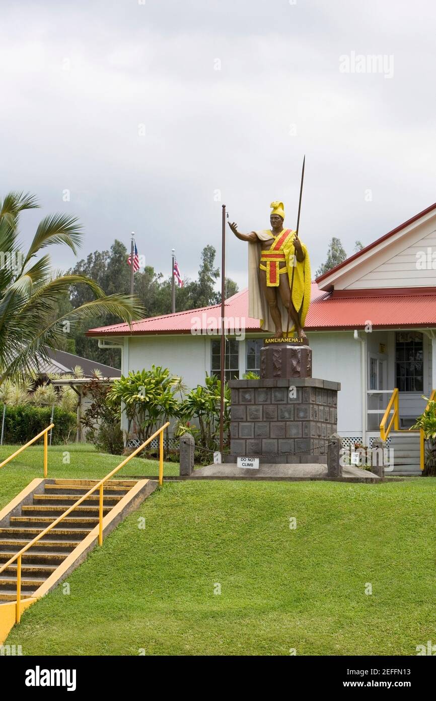 Statue in front of a building, Kamehameha Statue, Kappau, Hawaii ...