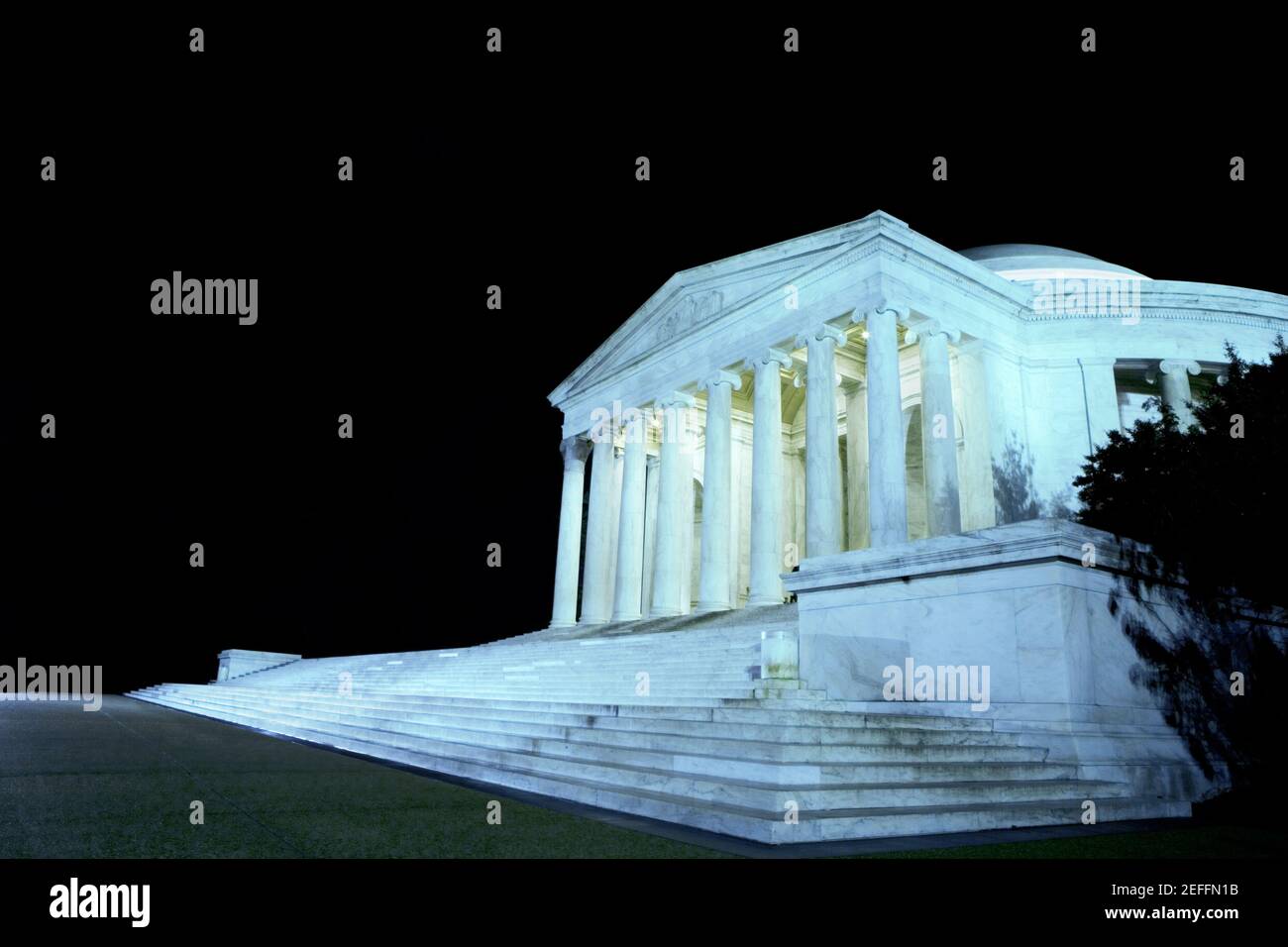 Thomas jefferson memorial pediment hi-res stock photography and images ...