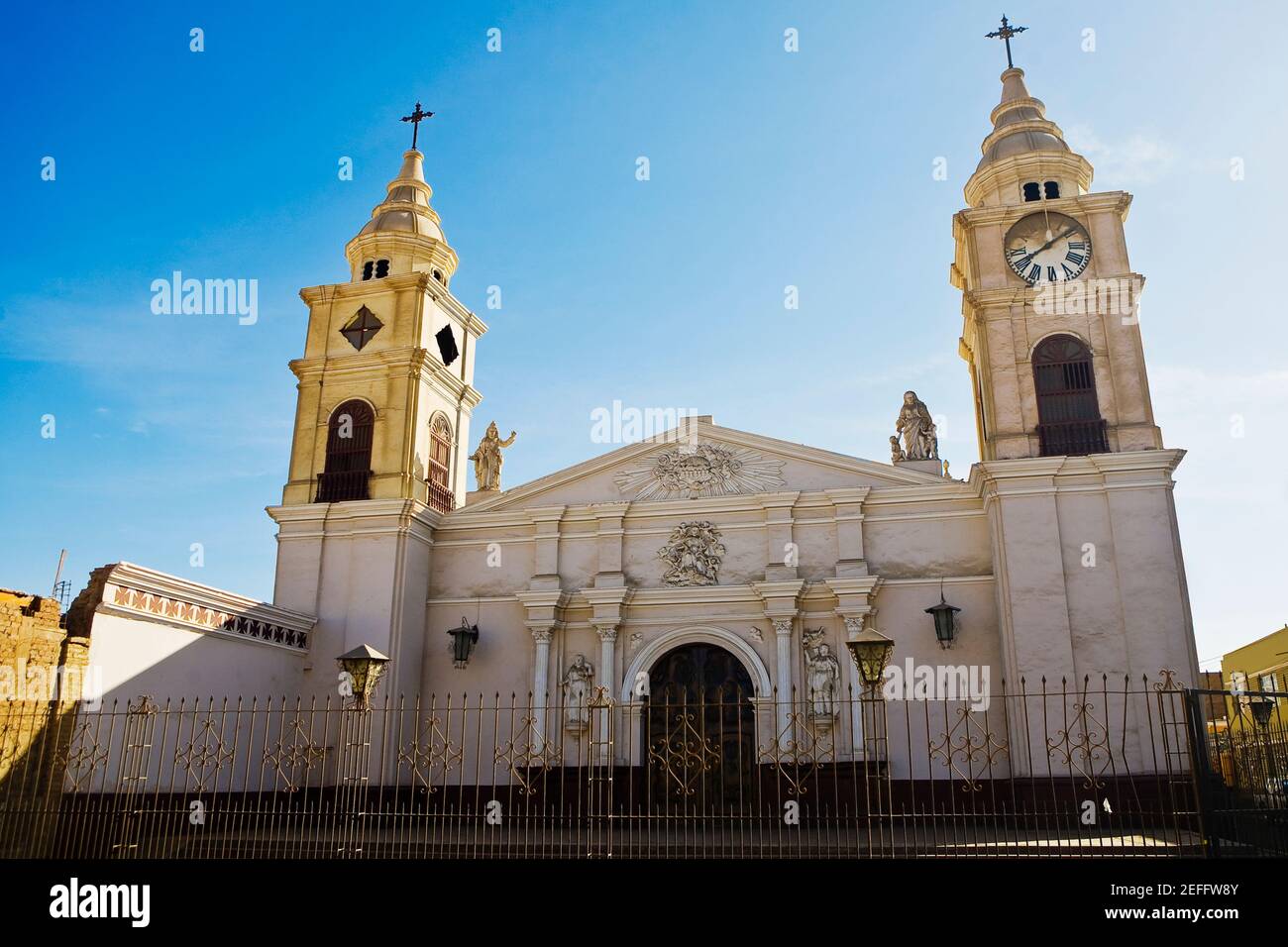 Ica peru architecture hi-res stock photography and images - Alamy