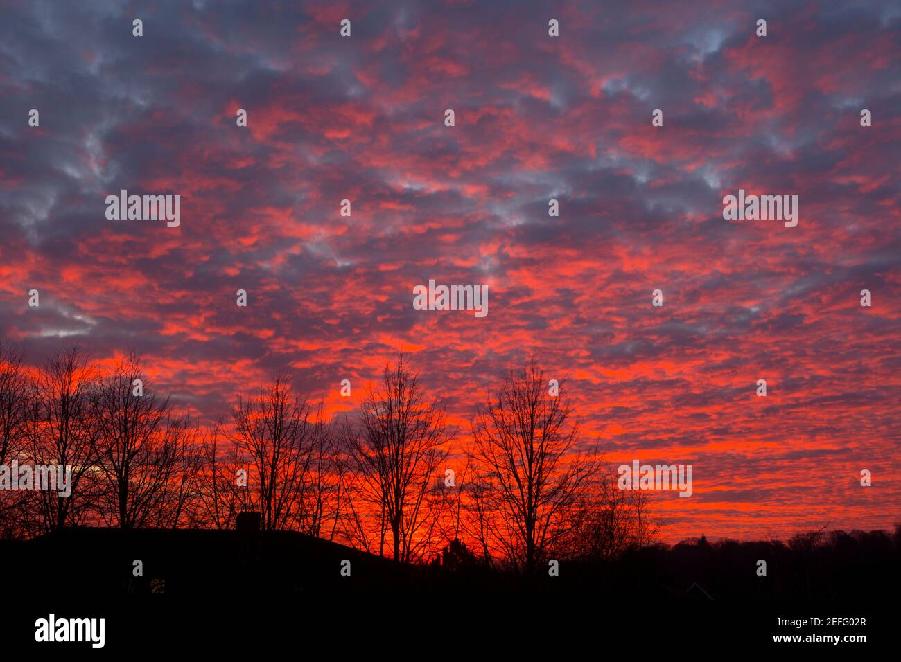 Dramatic morning skies hi-res stock photography and images - Alamy