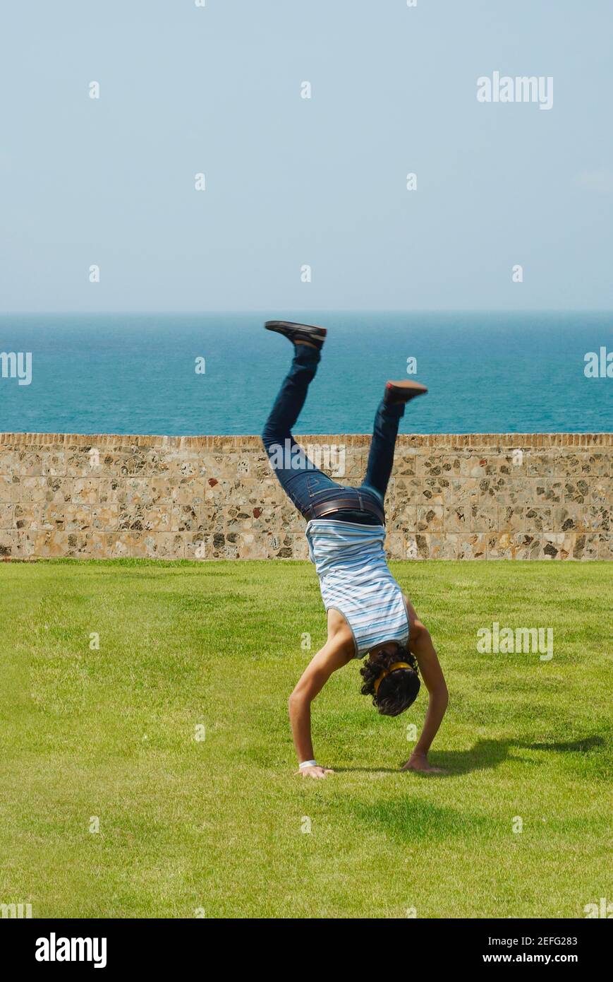 Man doing a handstand hi-res stock photography and images - Alamy