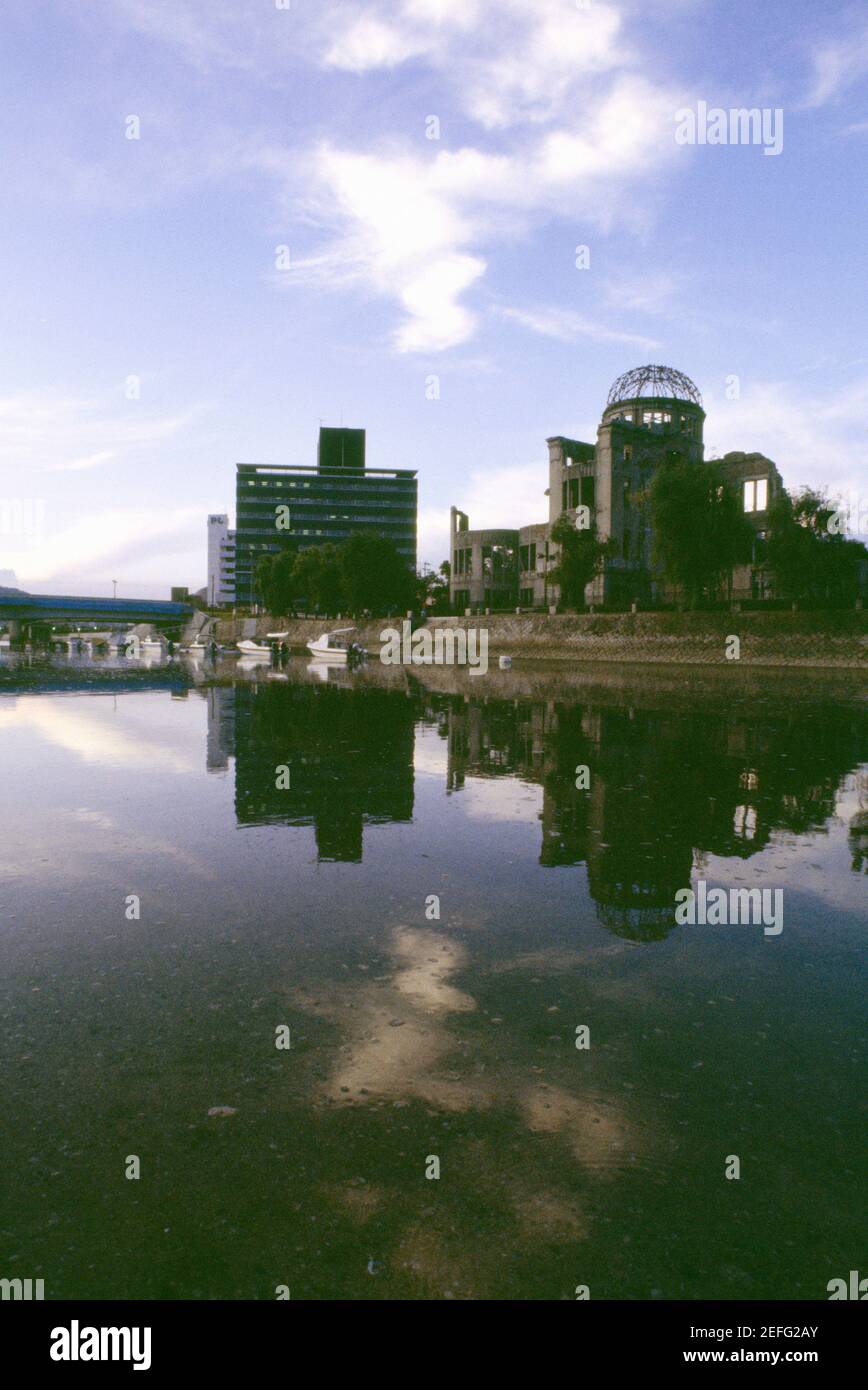 Hiroshima atomic bomb cloud hi-res stock photography and images - Alamy