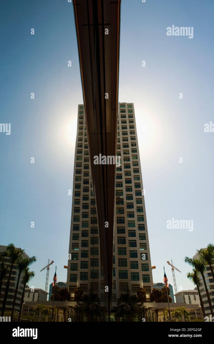 Miami building reflection hi-res stock photography and images - Alamy