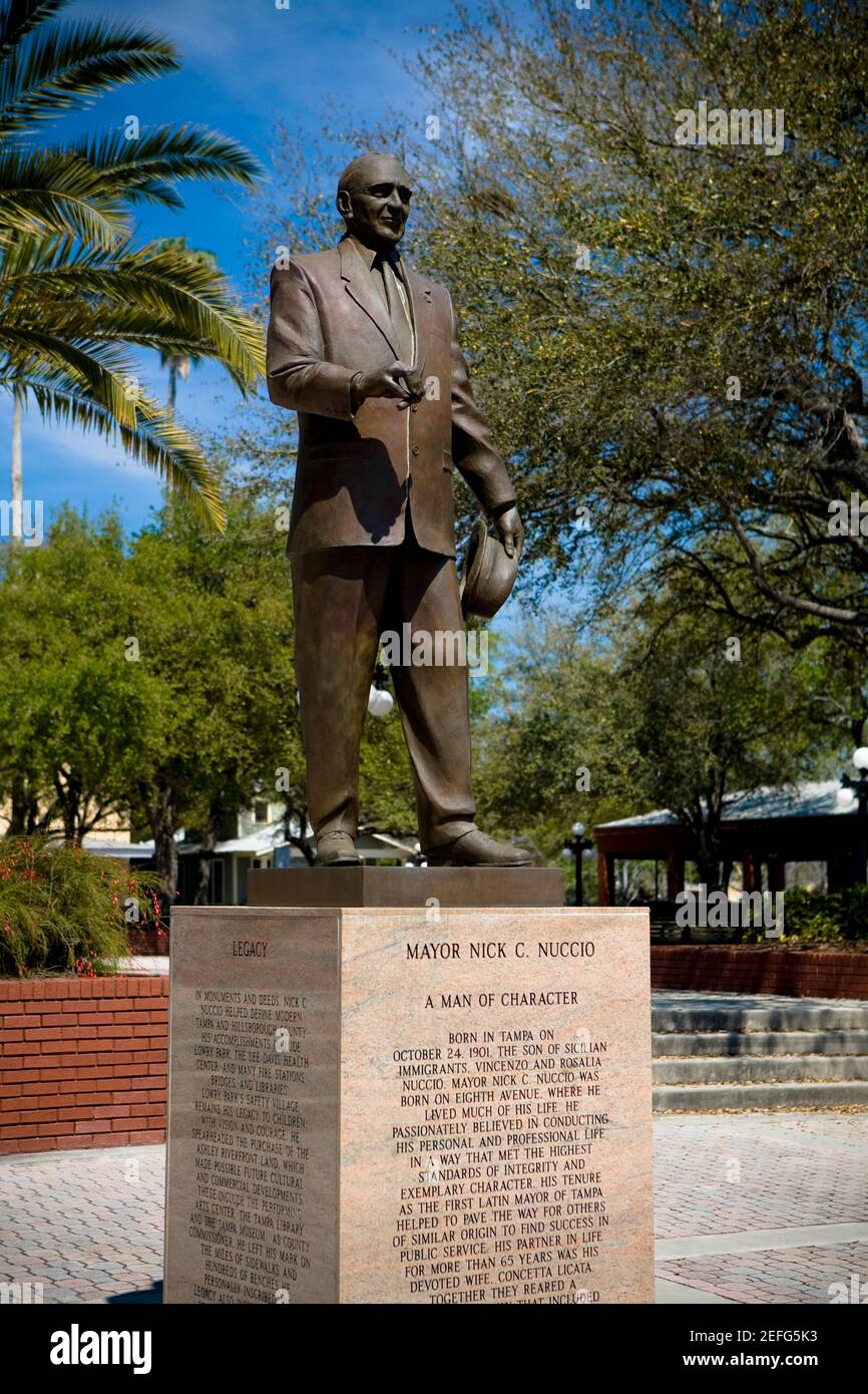 Florida history statue sculpture hi-res stock photography and images ...