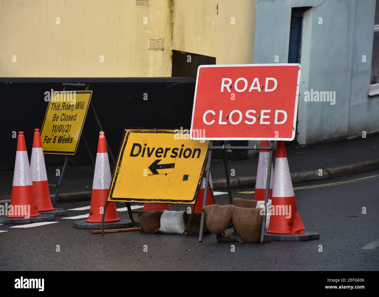 UK Road Signs as found on streets of North Devon Stock Photo - Alamy