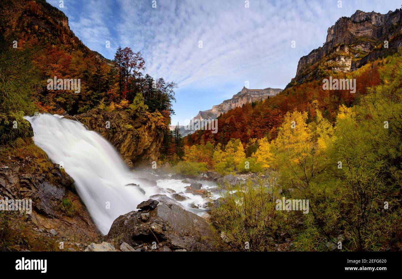 Cascada de arripas pyrenees hi-res stock photography and images - Alamy