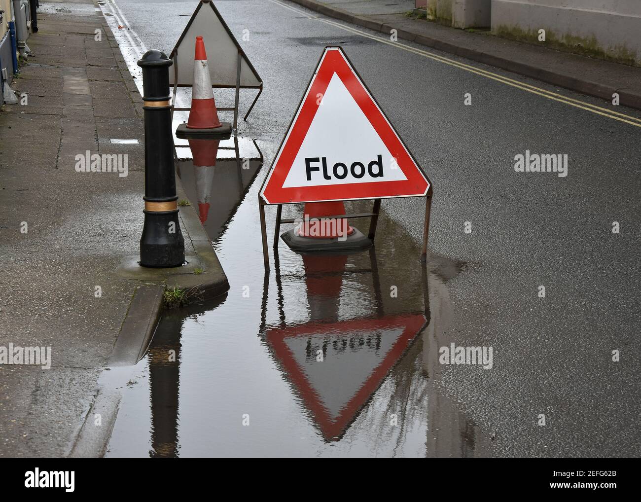 UK Road Signs as found on streets of North Devon Stock Photo - Alamy