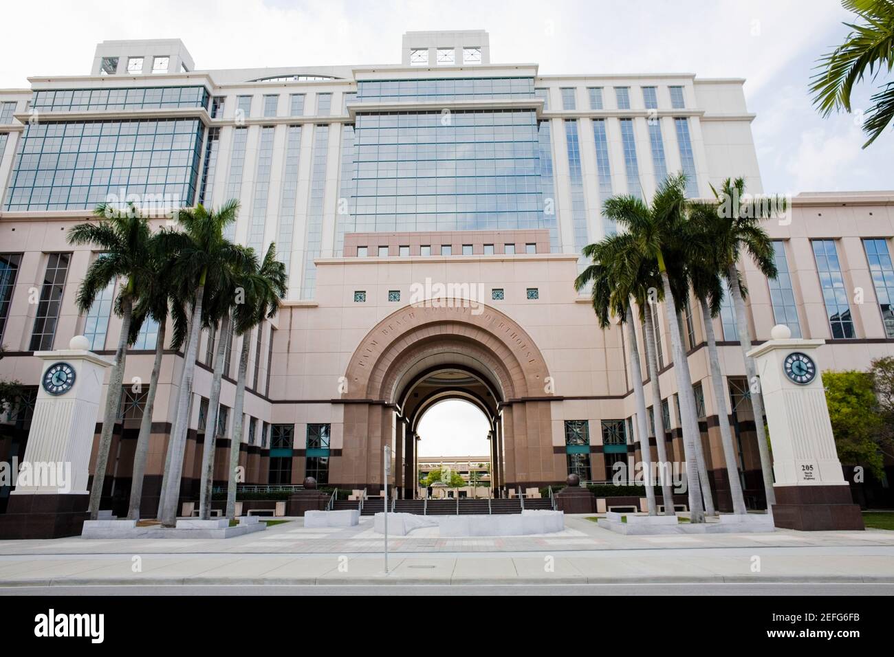 Facade courthouse built in hi-res stock photography and images - Alamy