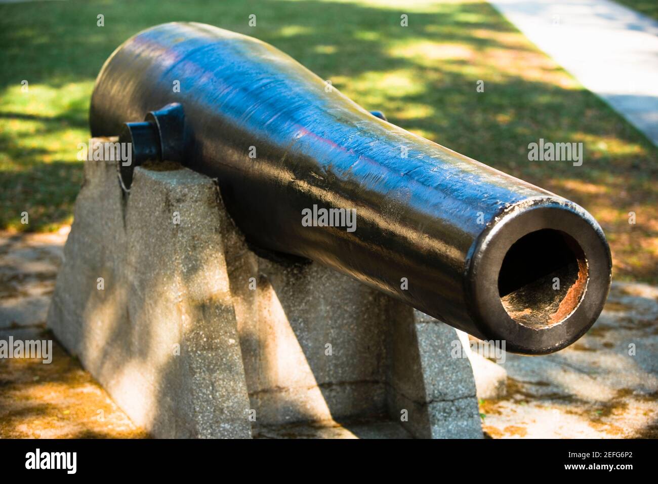 Cannon close up hi-res stock photography and images - Alamy