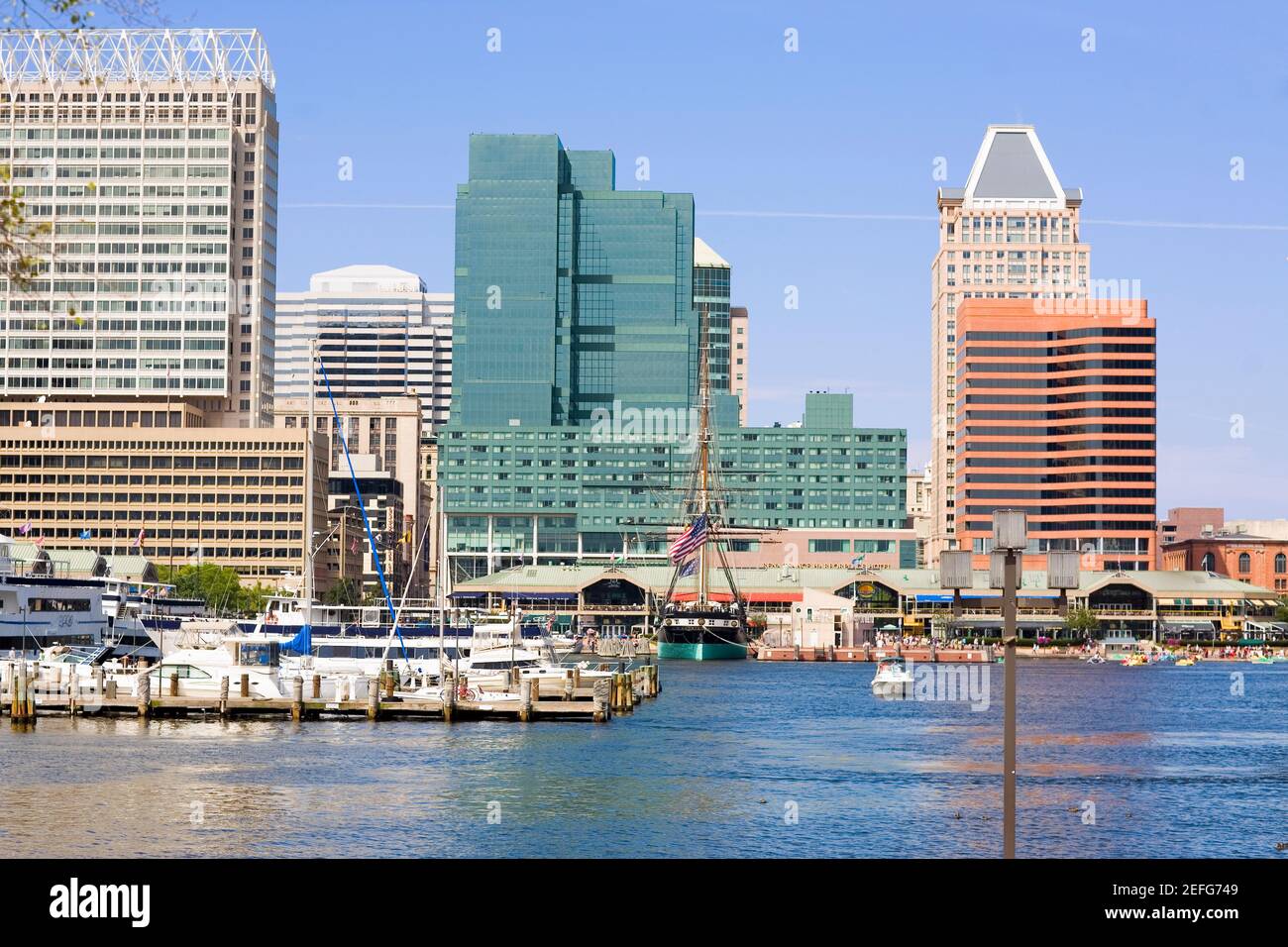 Baltimore inner harbor boat people hi-res stock photography and images ...