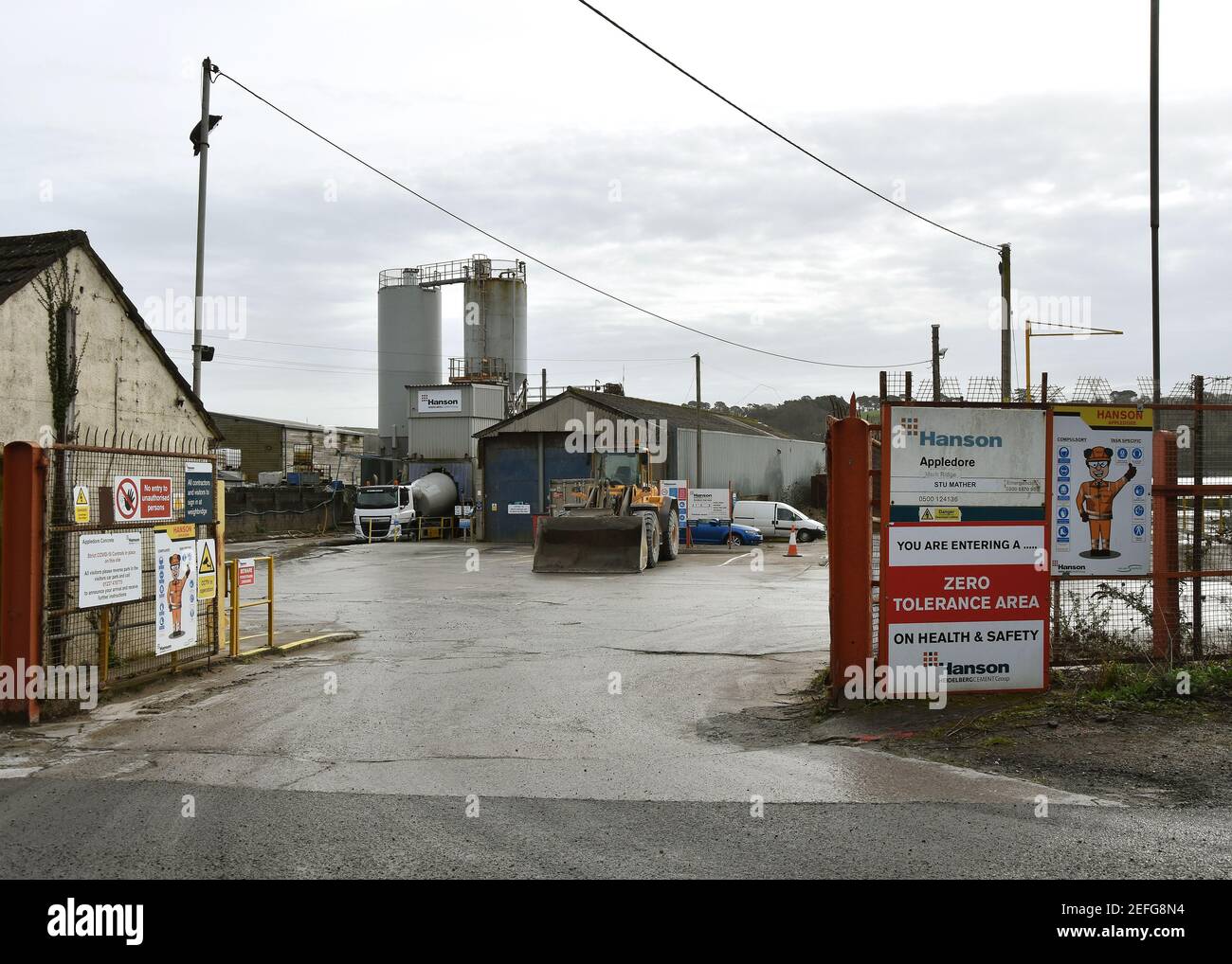Hanson lorries hi-res stock photography and images - Alamy