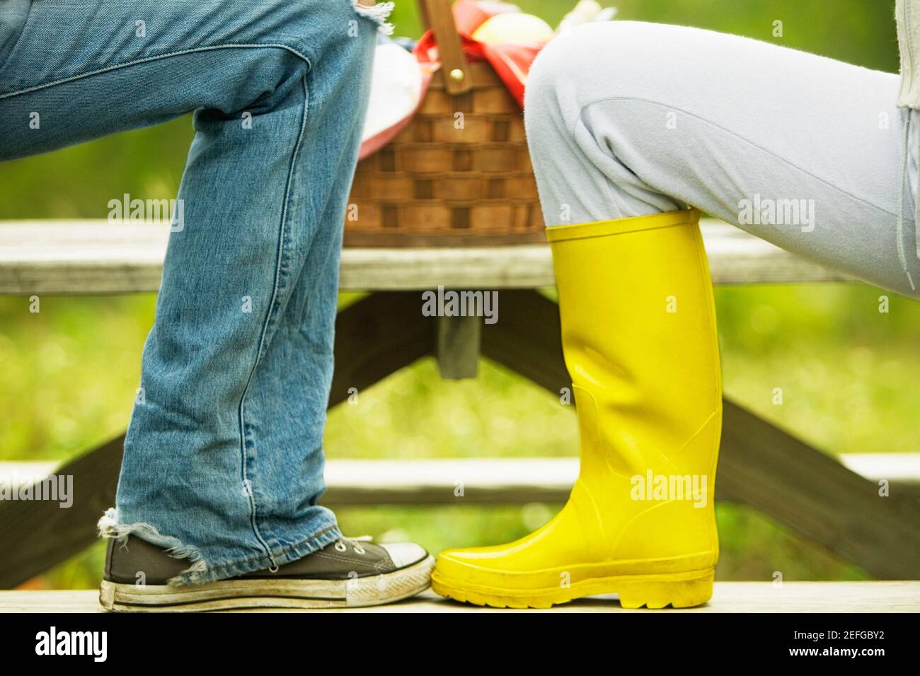Two human legs hi-res stock photography and images - Alamy