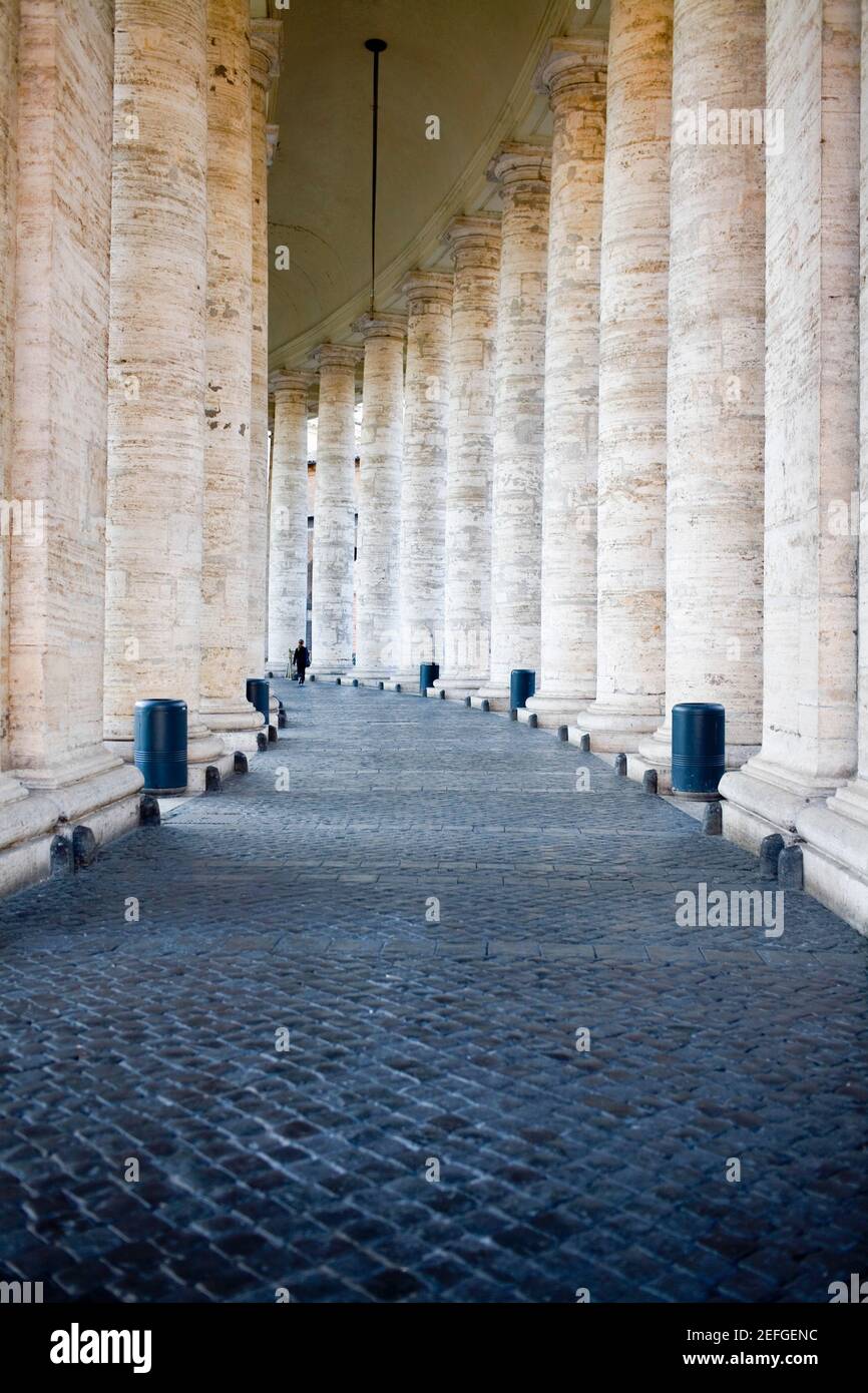 Column corridor hi-res stock photography and images - Alamy