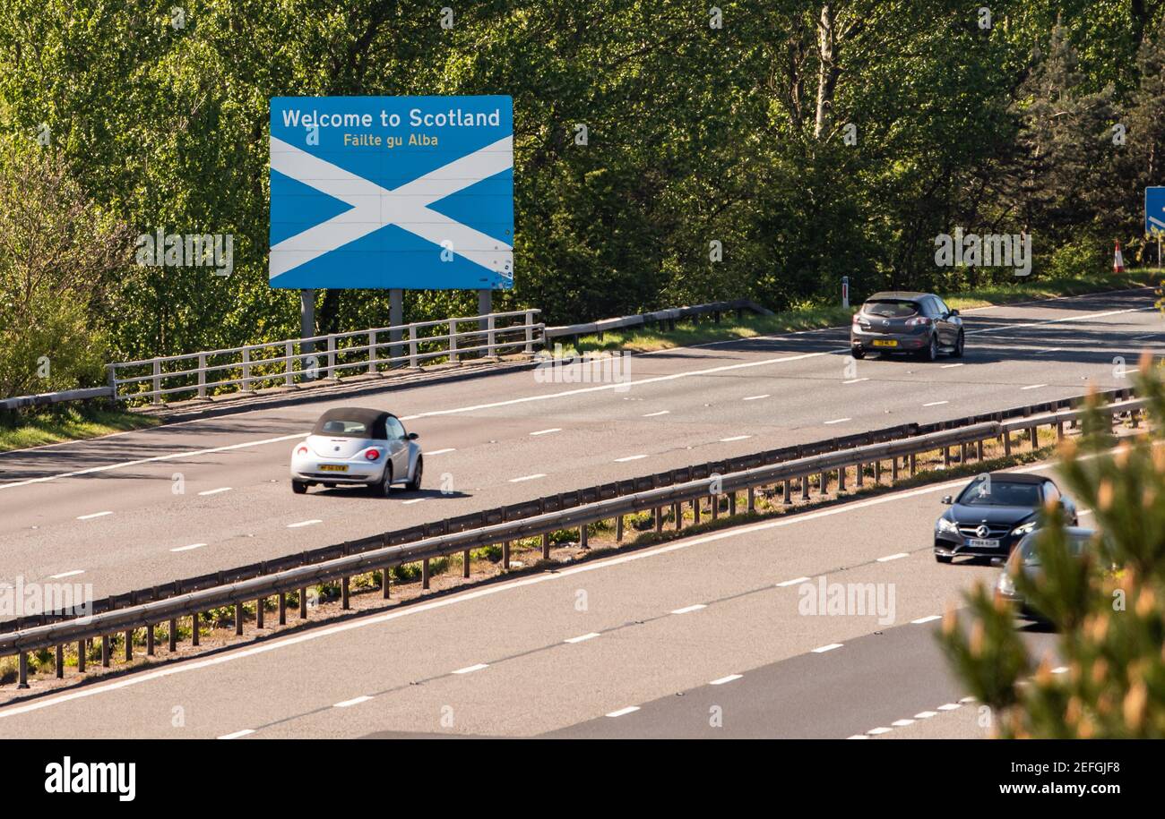 M6 motorway sign hi-res stock photography and images - Alamy