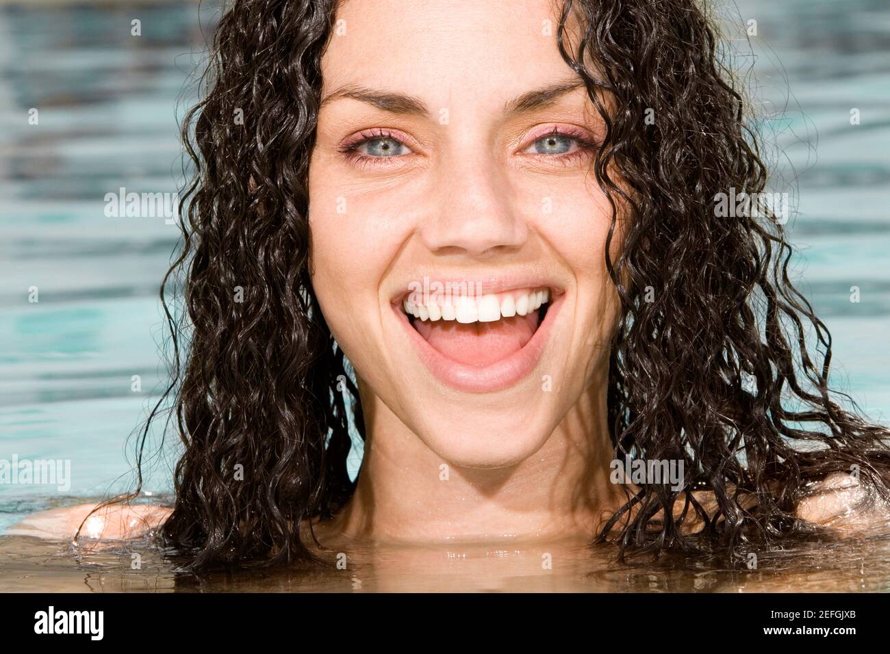 Head and shoulders above water hi-res stock photography and images - Alamy