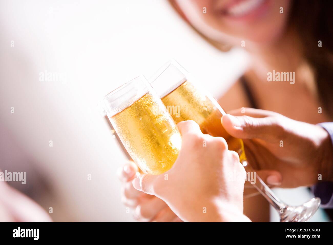 Toasting champagne flutes hi-res stock photography and images - Alamy