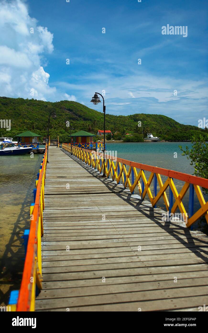 Pier in the sea, LovebirdÅ½s Bridge, Providencia, Providencia y Santa ...