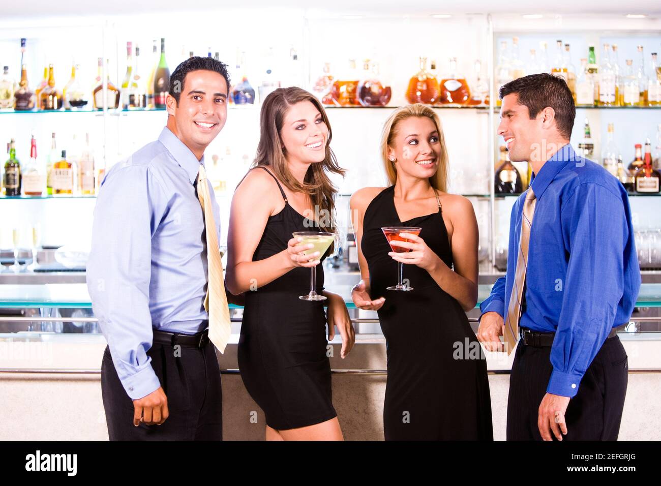 Men evening dress bar hi-res stock photography and images - Alamy