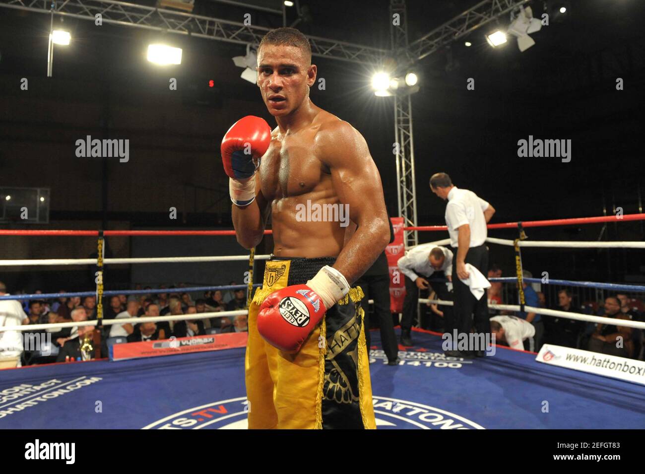 Boxing Oldham Action High Resolution Stock Photography and Images - Alamy