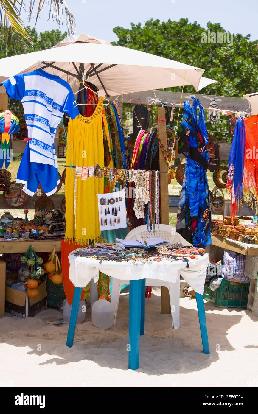 Central america beach stall hi-res stock photography and images - Alamy
