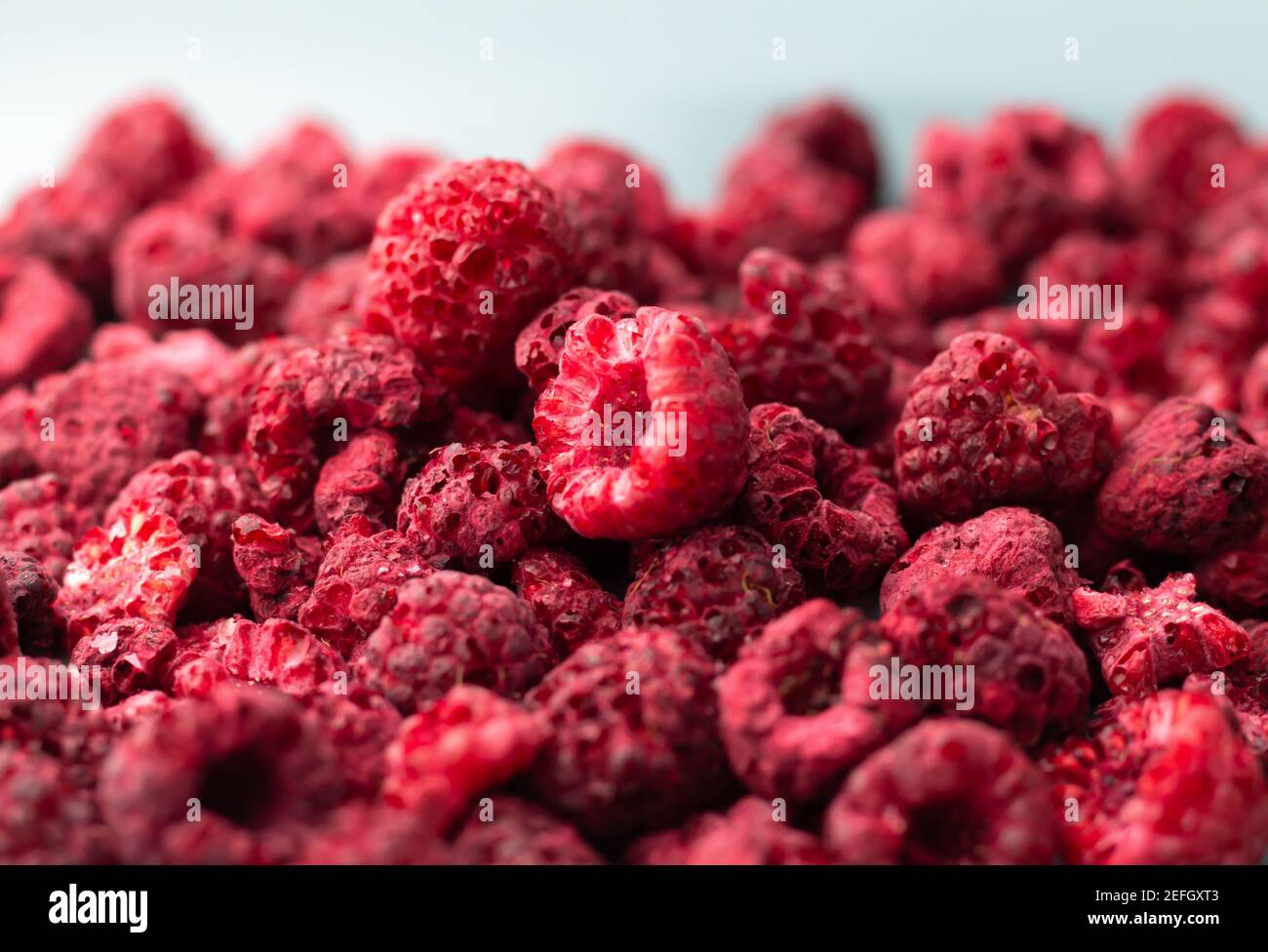 Freeze dried raspberry pieces hi-res stock photography and images - Alamy