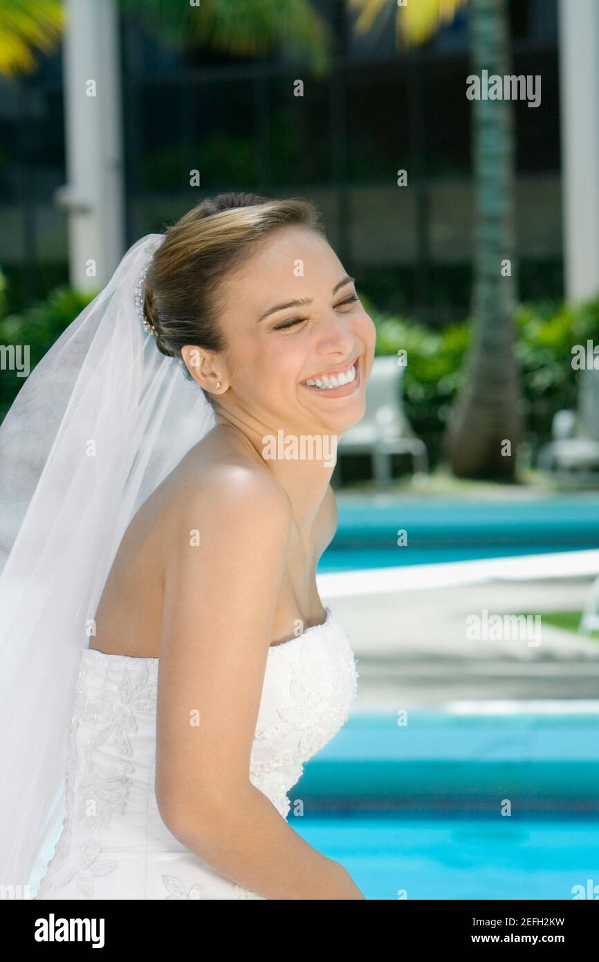 Woman veil profile bridal hi-res stock photography and images - Alamy
