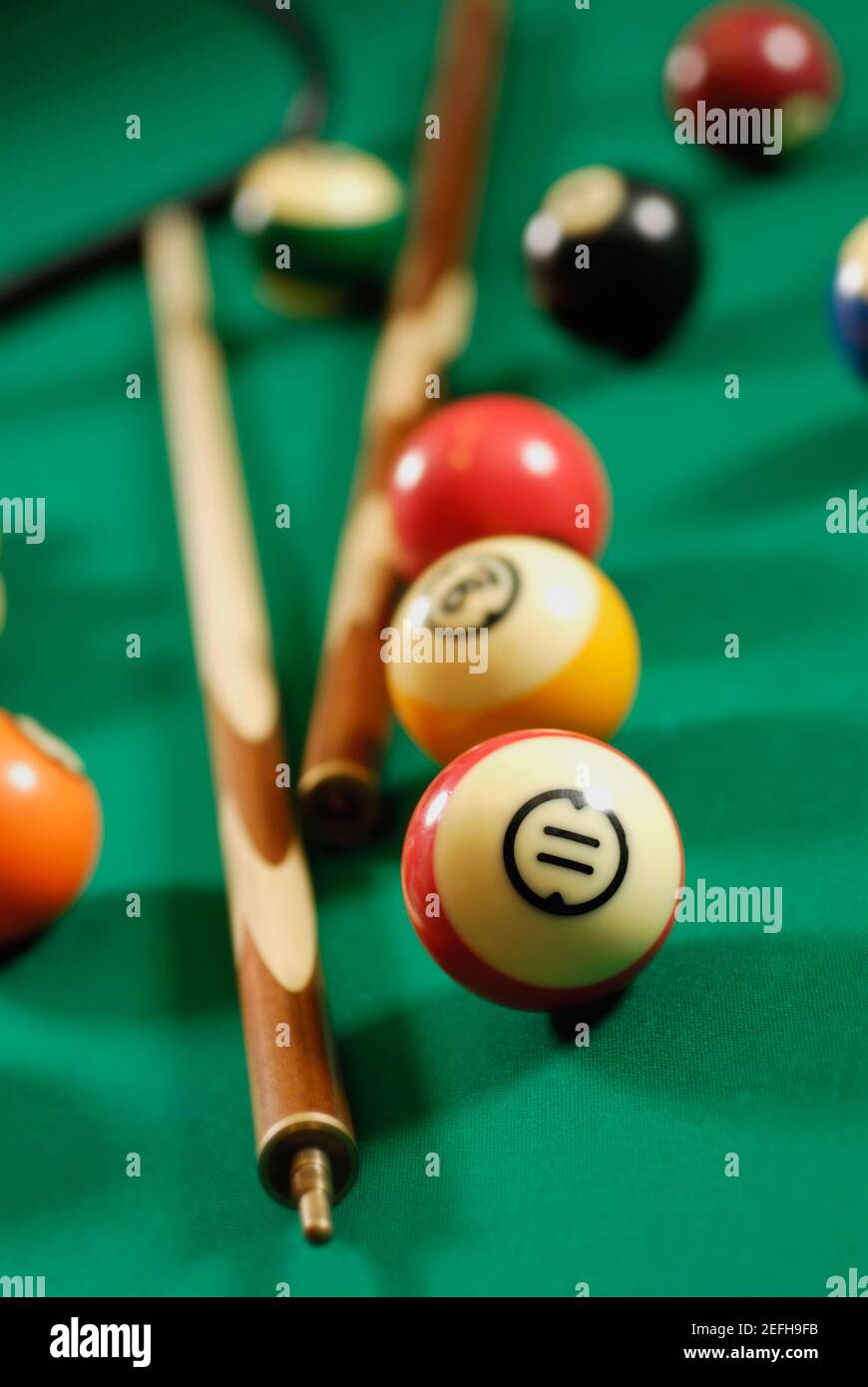 Pool cues hi-res stock photography and images - Alamy
