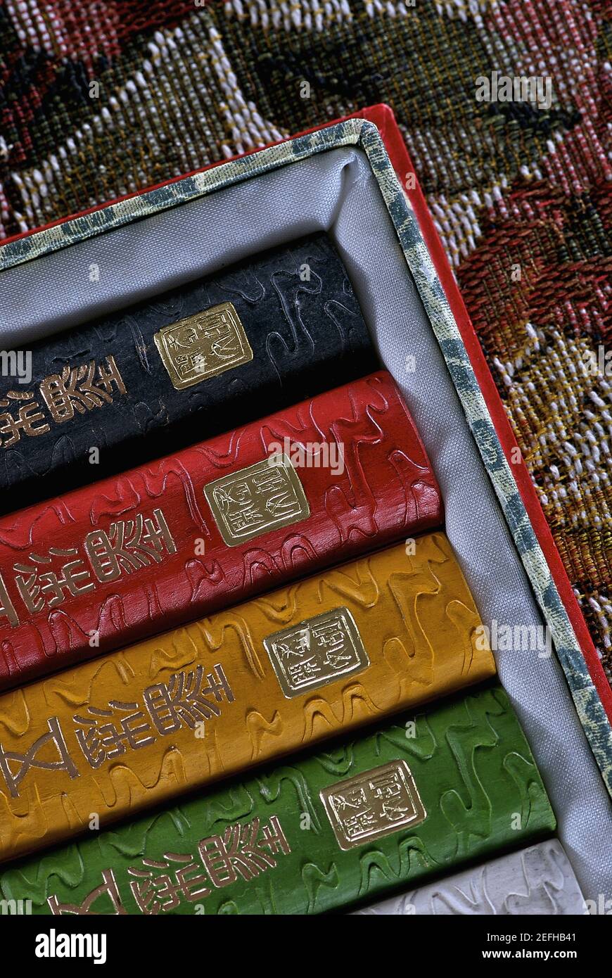 Five in a box hi-res stock photography and images - Alamy