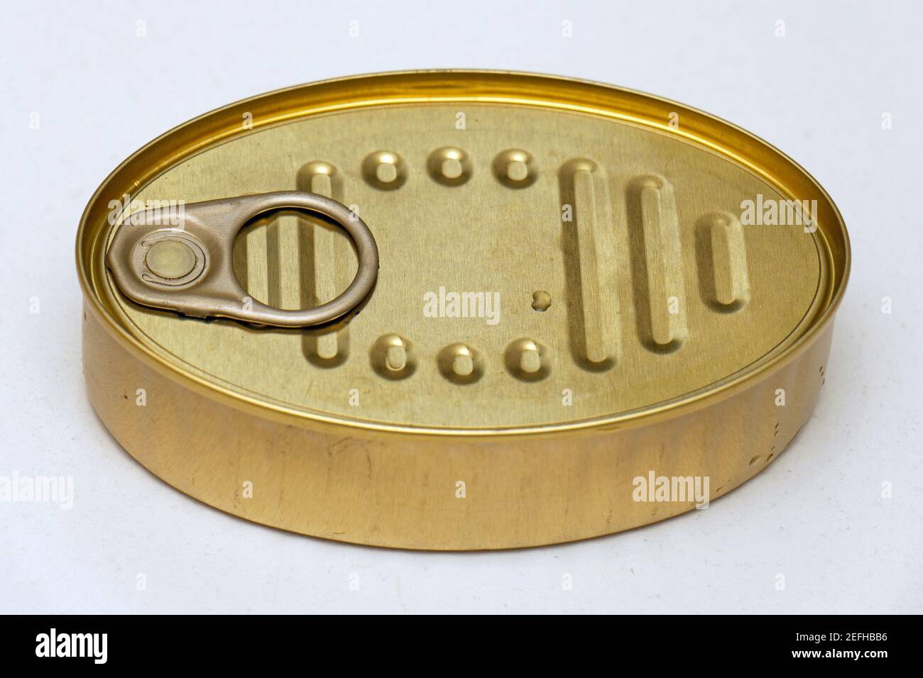 Closed gold colored metal food can isolated on white background Stock ...