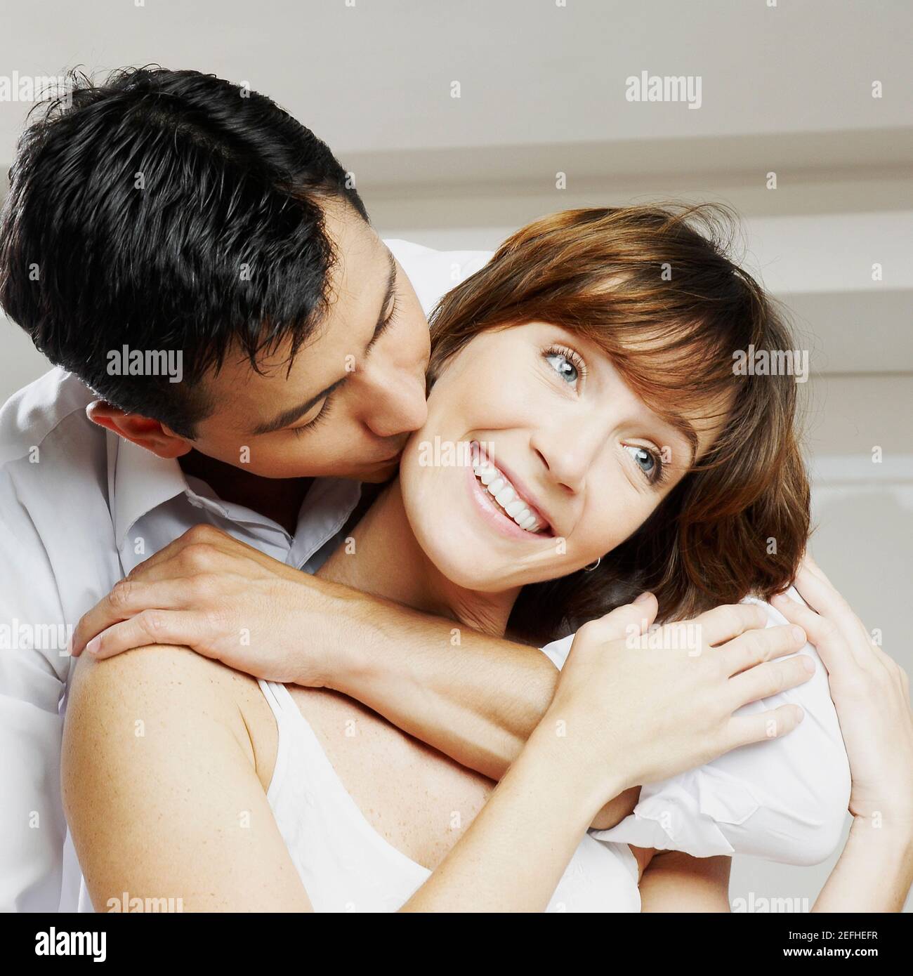 Man woman kiss 40 hi-res stock photography and images - Alamy