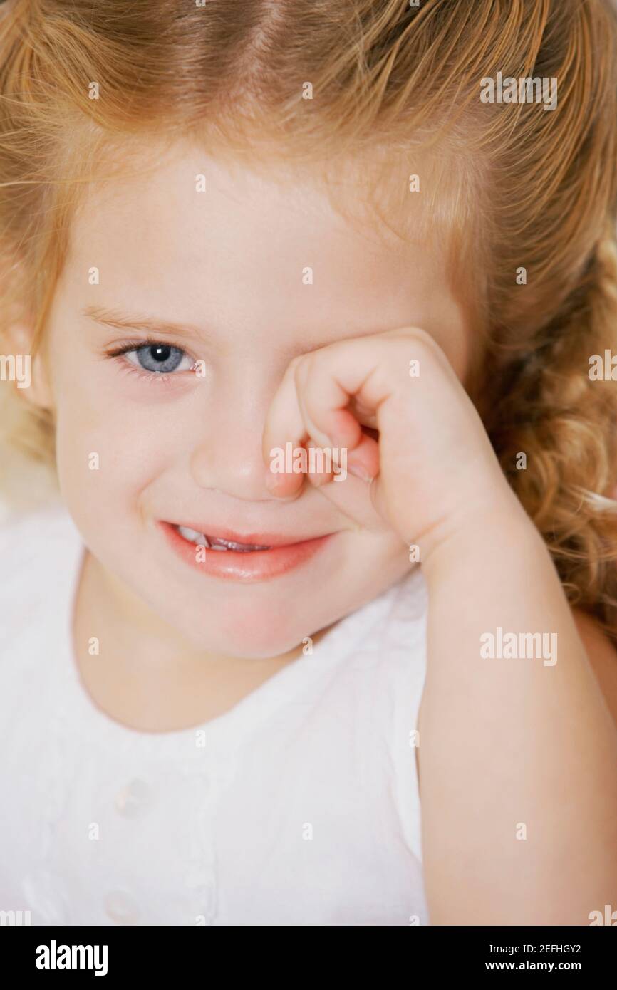 Child cry 4 girl hi-res stock photography and images - Alamy