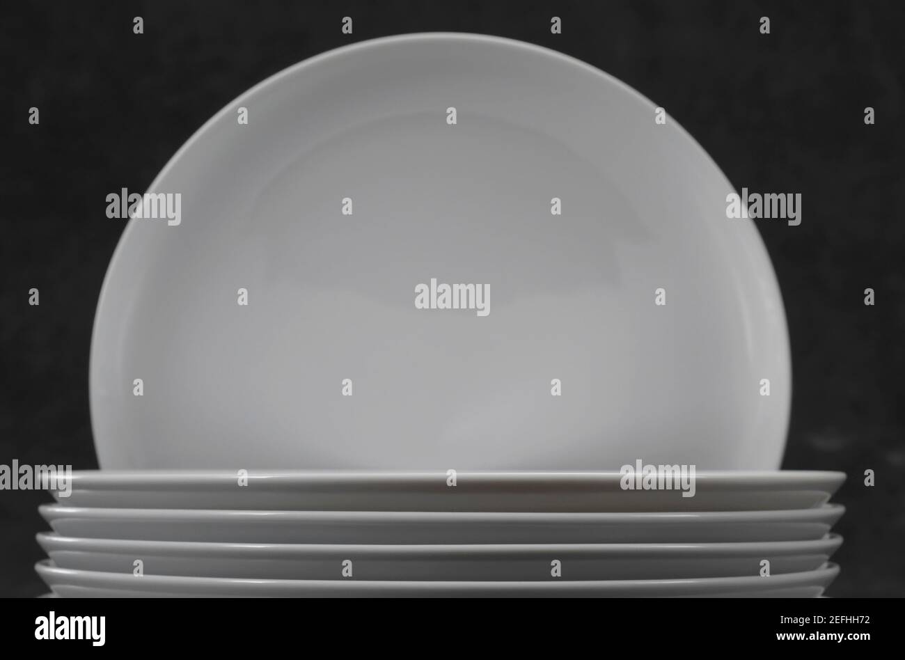 A stack of plates hi-res stock photography and images - Alamy