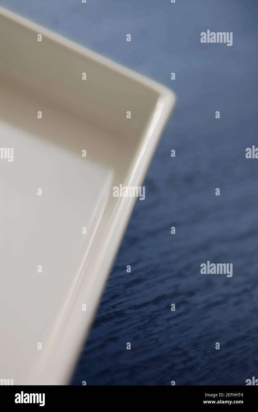 Empty tray hi-res stock photography and images - Alamy