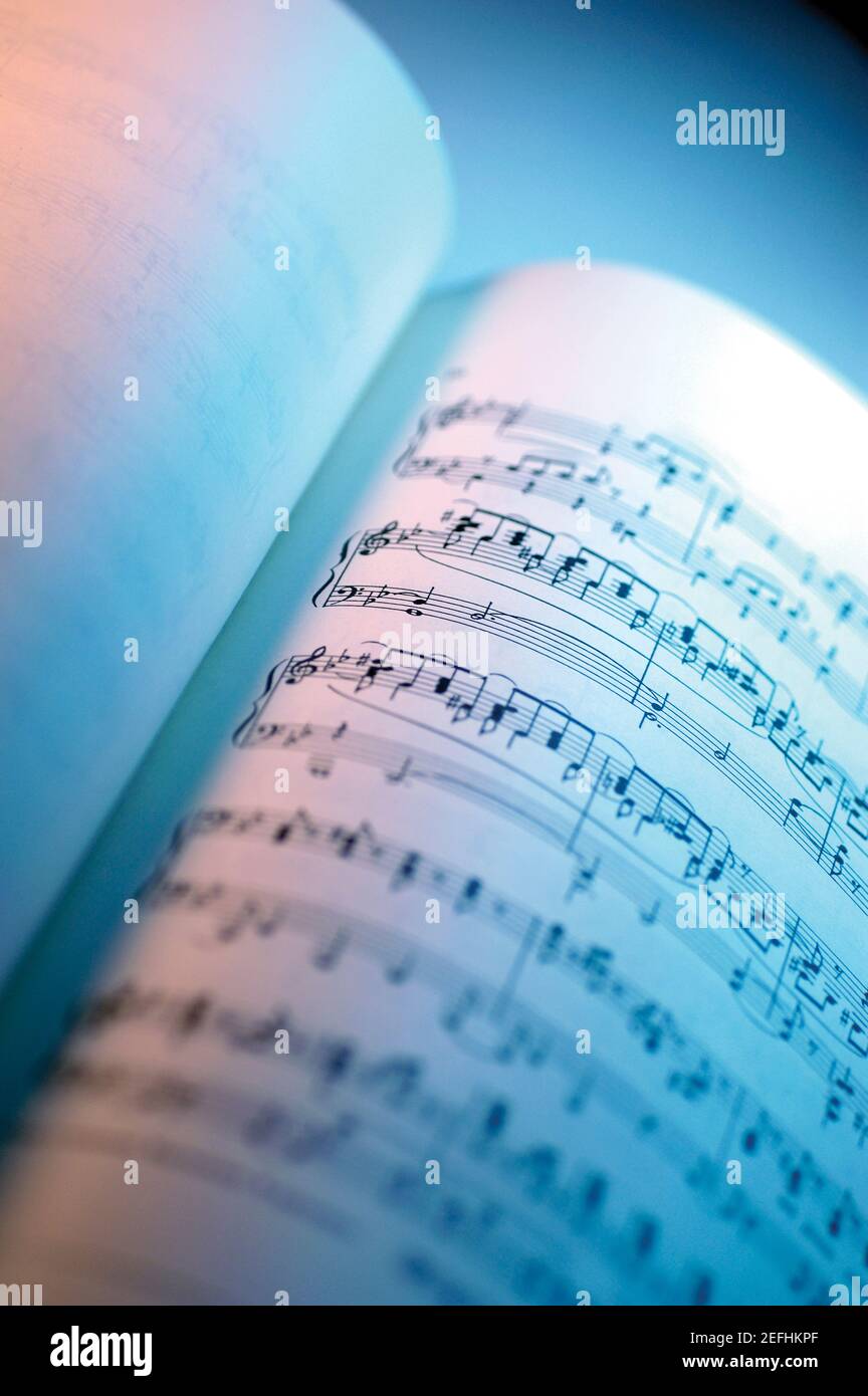 Up sheet music hi-res stock photography and images - Alamy