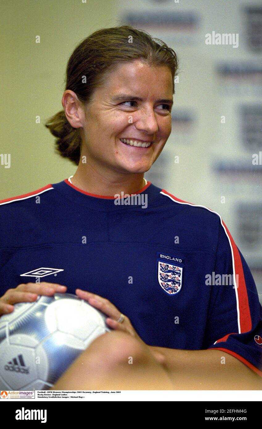 England germany football 2001 hi-res stock photography and images - Alamy
