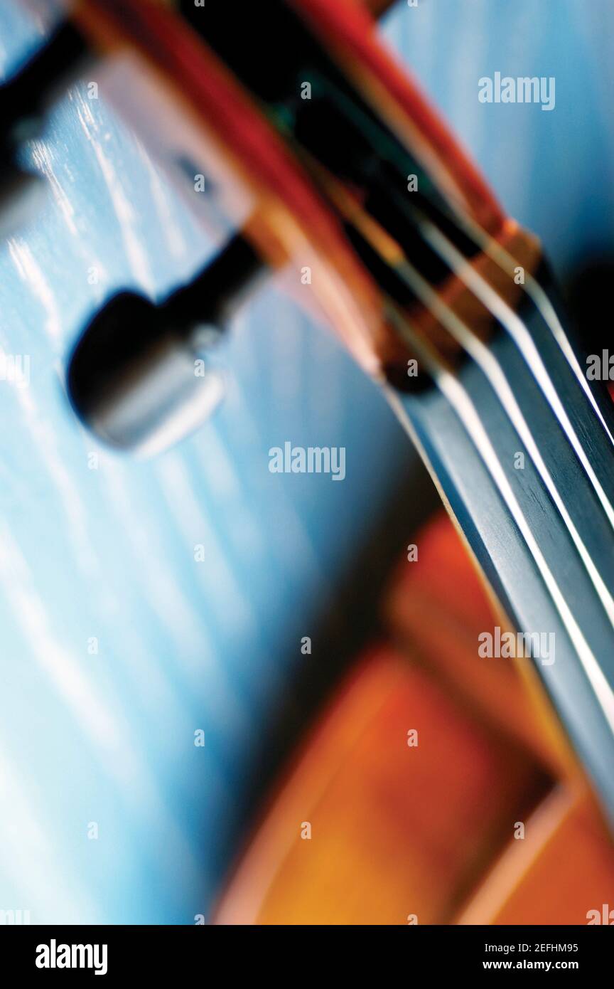Violin tuning hi-res stock photography and images - Alamy