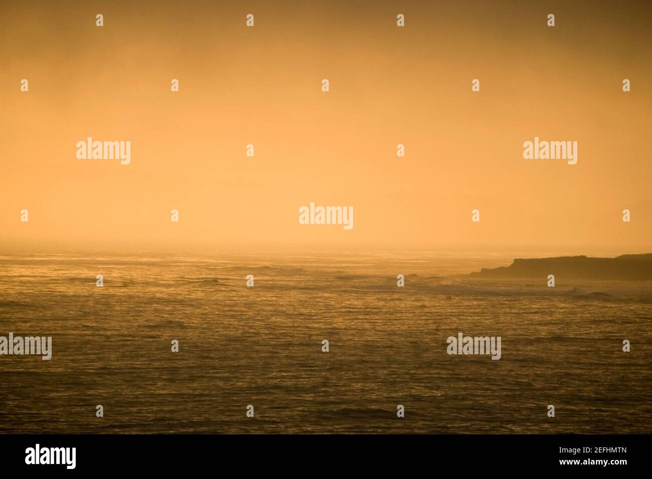 Horizon over water Stock Photo - Alamy