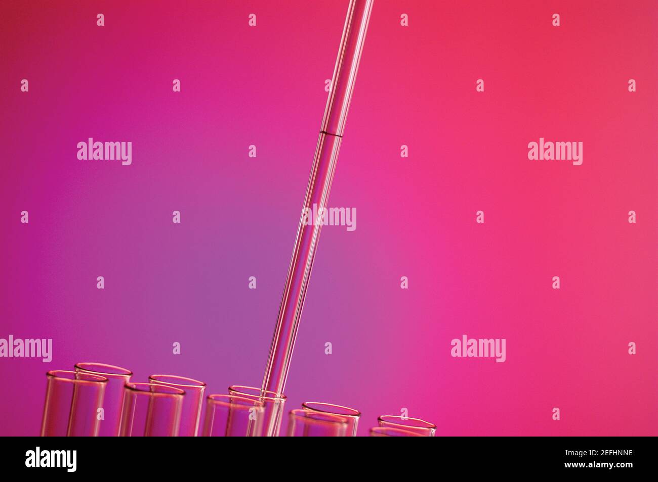 Dropper chemistry hi-res stock photography and images - Alamy