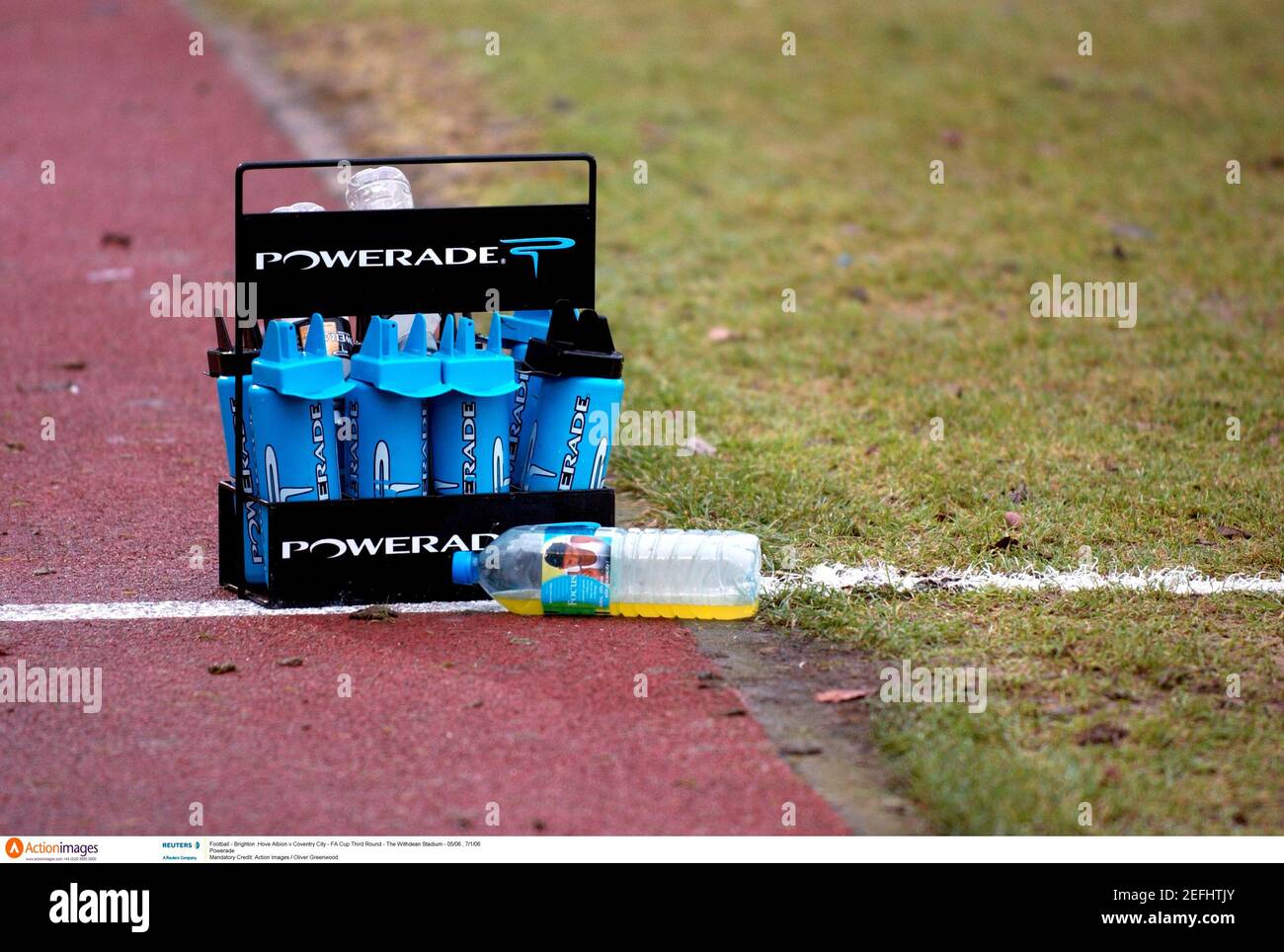 Powerade bottles hi-res stock photography and images - Alamy